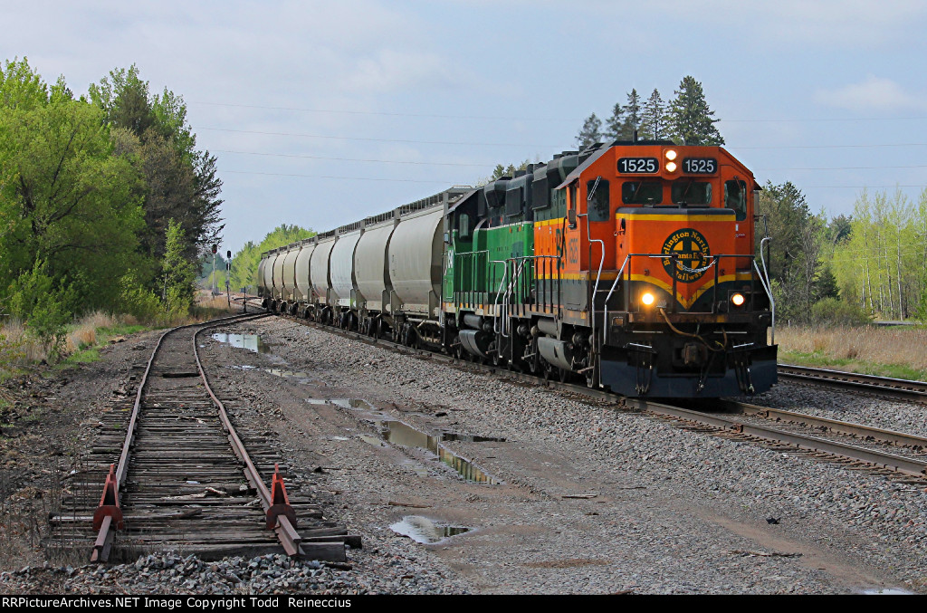 BNSF 1525